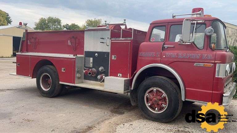 1980 Ford 8000 Pumper Fire Truck, - Don Smock Auction Company