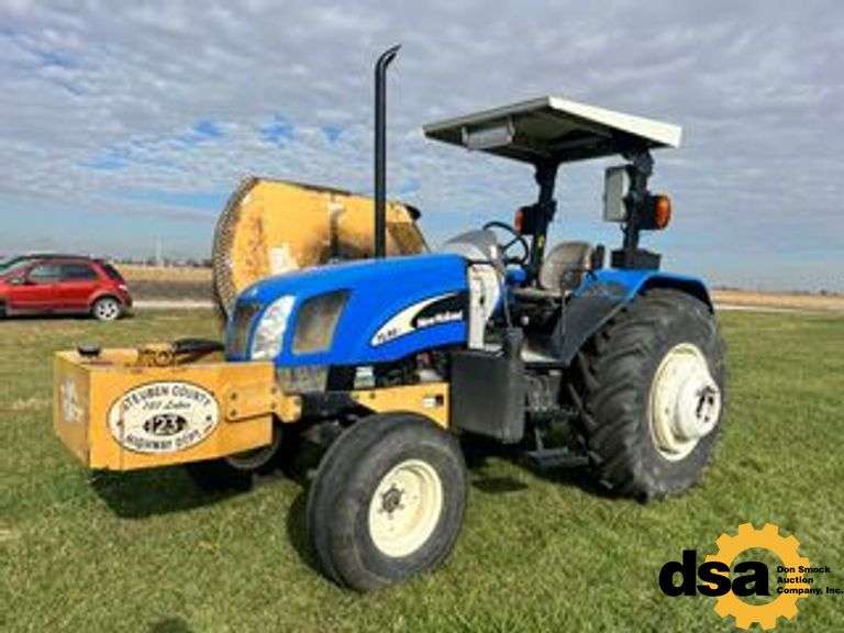 New Holland TL90A Utility Tractor, - Don Smock Auction Company