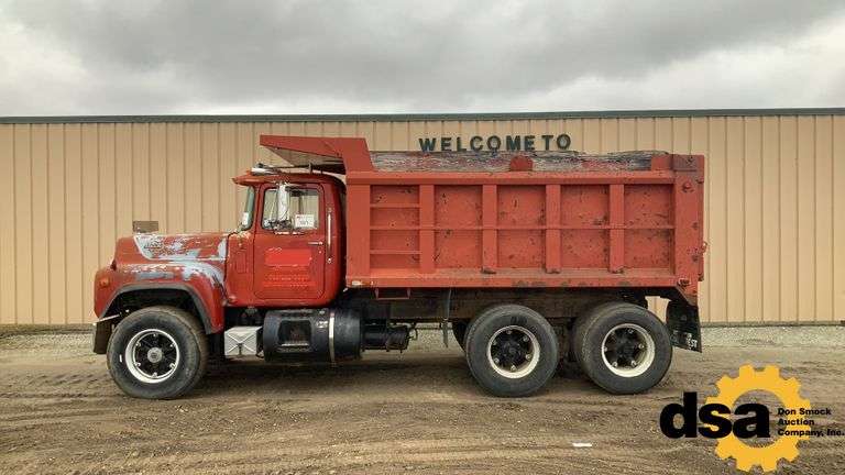 1985 Mack R686ST Dump Truck, - Don Smock Auction Company