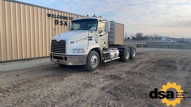 2008 Mack CXU613 Day Cab Truck Tractor, - Don Smock Auction Company