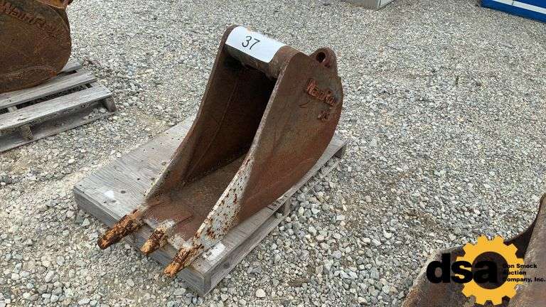 12" Wain Ray Bucket with Teeth - Don Smock Auction Company