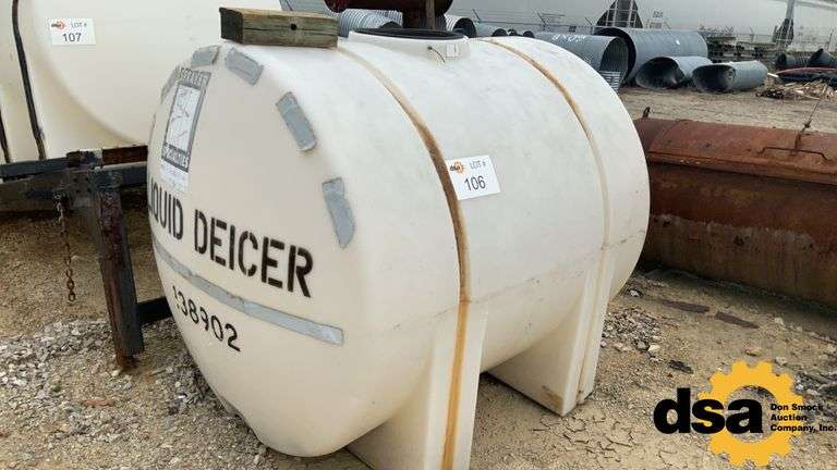 1,000Gallon Poly Brine Tank, - Don Smock Auction Company