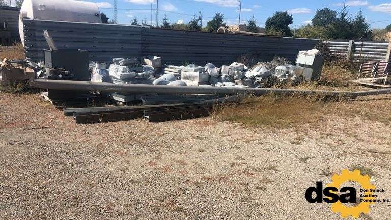 Miscellaneous Traffic Signs, - Don Smock Auction Company