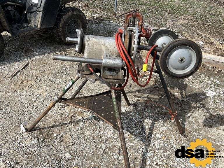 Ridgid TriStand, Ridgid 300 Speed Chuck Stand - Don Smock Auction Company