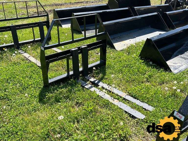 Unused 48" Quick Attach Pallet Forks - Don Smock Auction Company