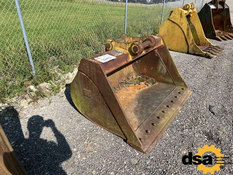 Cat Excavator Ditch Bucket - Don Smock Auction Company
