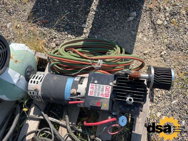 Oasis XD3000-12 Military Grade Air Compressor - Don Smock Auction Company
