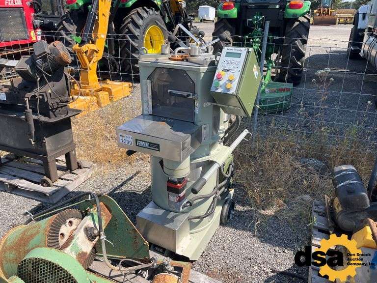 2000 Pine Gyratory Compactor - Don Smock Auction Company