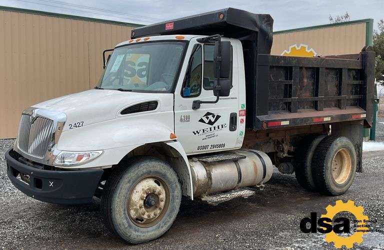 2007 International MA025 Dump Truck - Don Smock Auction Company