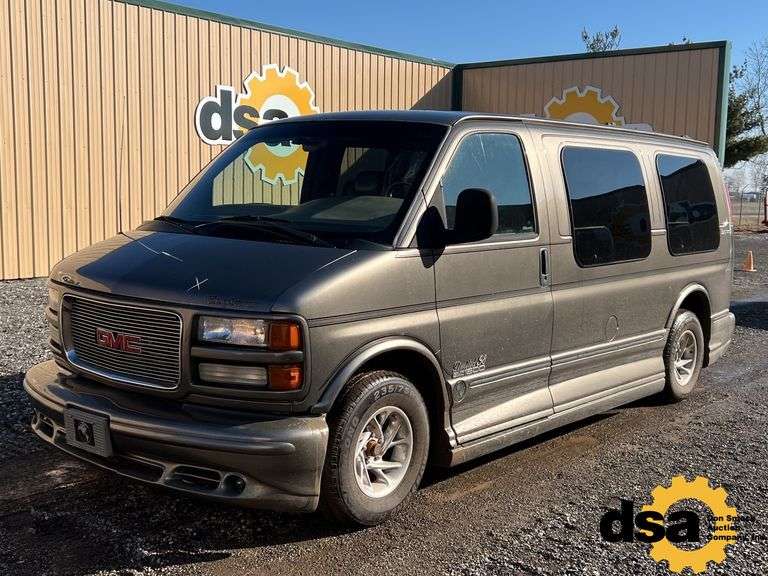 2000 GMC Savana Limited SE 1500 Conversion Van - Don Smock Auction Company