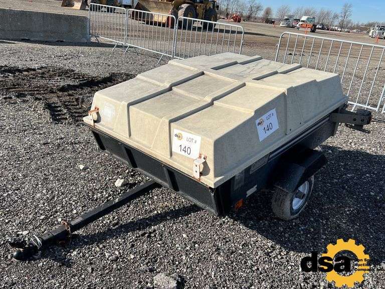 Coleman Versa Mini Camper Trailer - Don Smock Auction Company