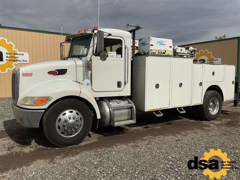 2009 Peterbilt 335 Mechanic Truck - Don Smock Auction Company