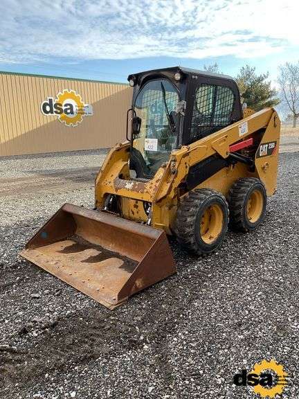 2019 CAT 236D Skid Loader - Don Smock Auction Company