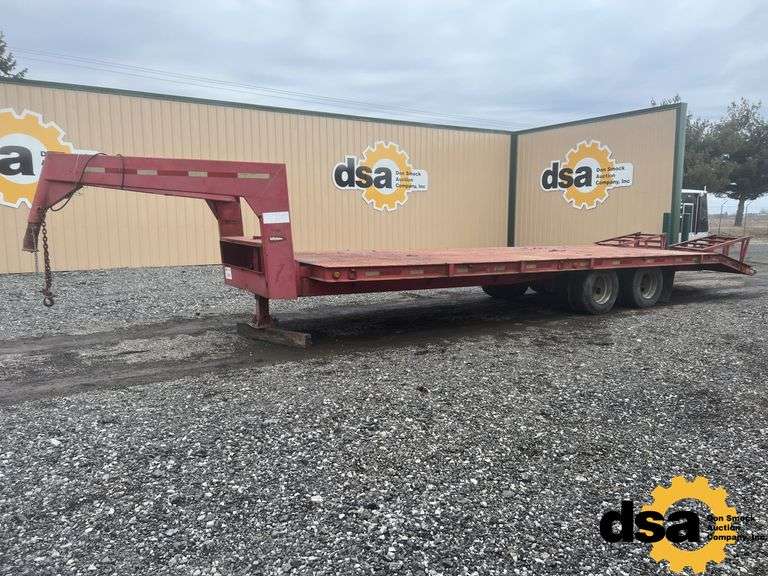 1979 Redi Haul Car Trailer Gooseneck Trailer - Don Smock Auction Company
