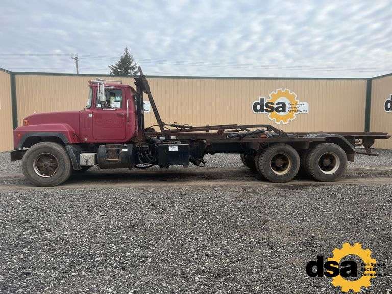 1997 Mack RD Roll Off - Don Smock Auction Company
