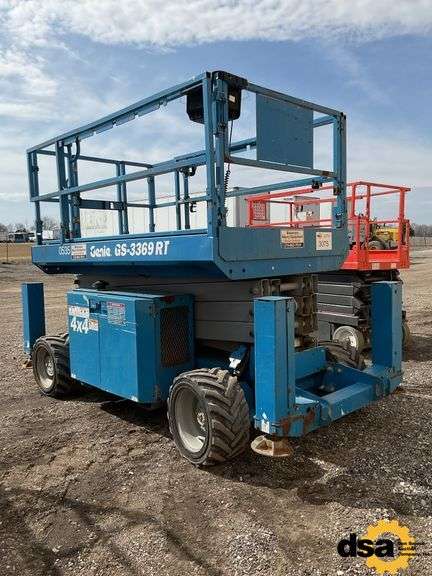 2012 Genie 3369RT Off Road Scissor Lift - Don Smock Auction Company