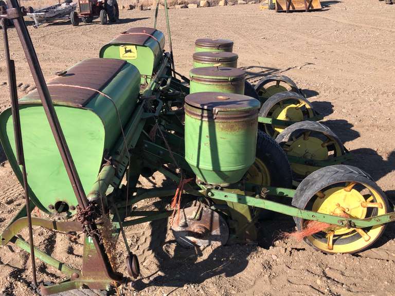 JD 1240 Corn Planter Smith Sales Co Auctioneers jd-1240-corn-planter-smith-sales-co-auctioneers