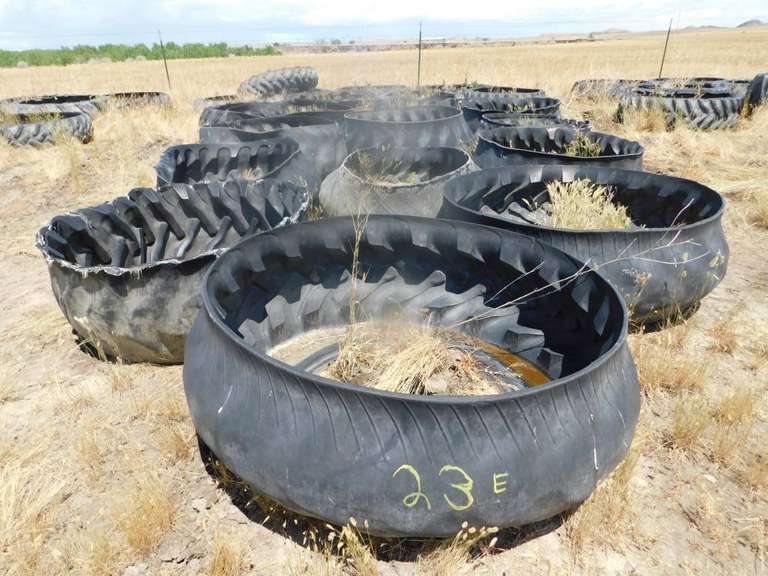 23 Tractor Tire Feeders - Smith Sales Co. Auctioneers