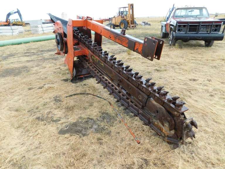 Ditch Witch R100 par - Smith Sales Co. Auctioneers