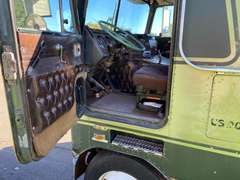 1982 Mack Cab over, - Smith Sales Co. Auctioneers