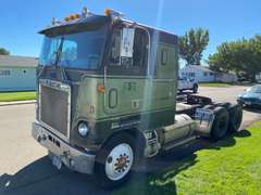 1982 Mack Cab over, - Smith Sales Co. Auctioneers