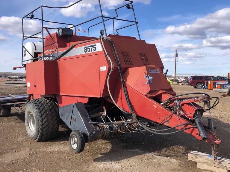 Case 8575, sn. CFH01 - Smith Sales Co. Auctioneers