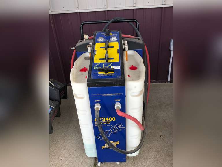 Viper Coolant Service Machine - Smith Sales Co. Auctioneers