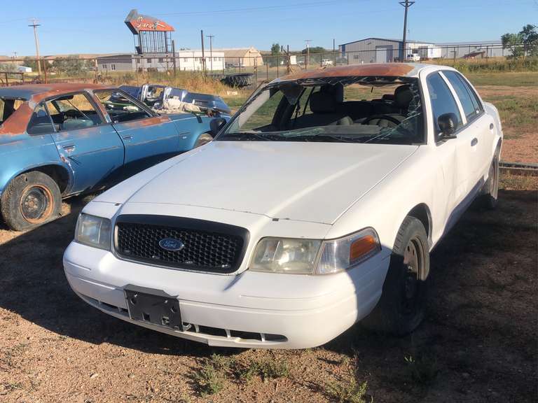 Crown Vic Cop Car - Smith Sales Co. Auctioneers