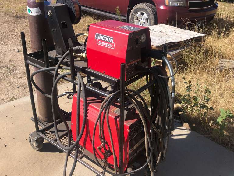 Lincoln Invertec V300 Welder - Smith Sales Co. Auctioneers