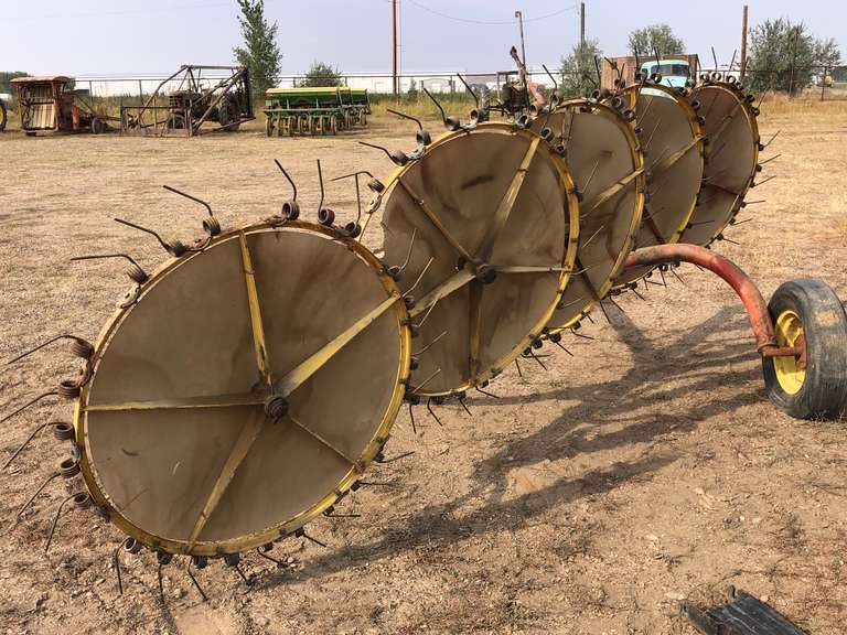 5 Wheel Farmhand Hay Rake - Smith Sales Co. Auctioneers