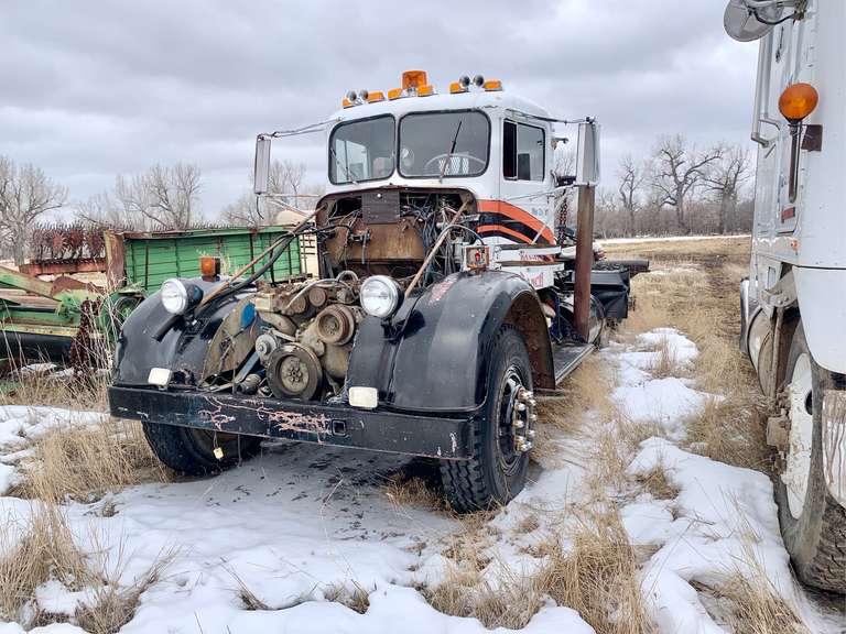 1957 Kenworth - Smith Sales Co. Auctioneers