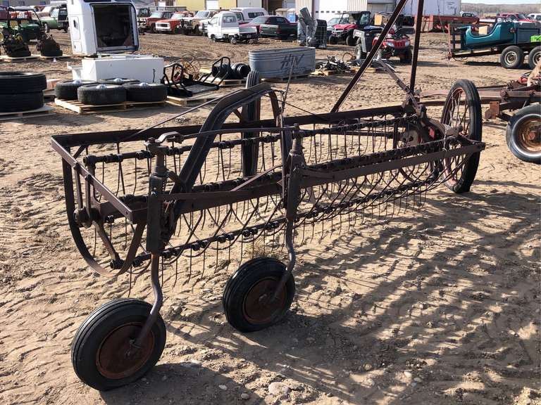 Old International Rake - Smith Sales Co. Auctioneers