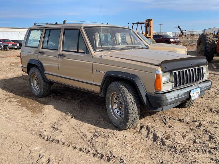 1984 Jeep Cherokee - Smith Sales Co. Auctioneers