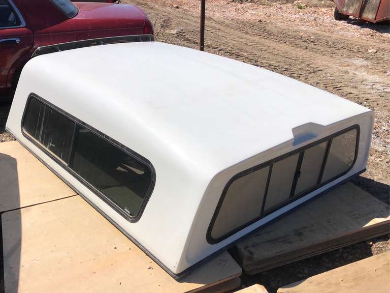 8 ft Topper - Smith Sales Co. Auctioneers