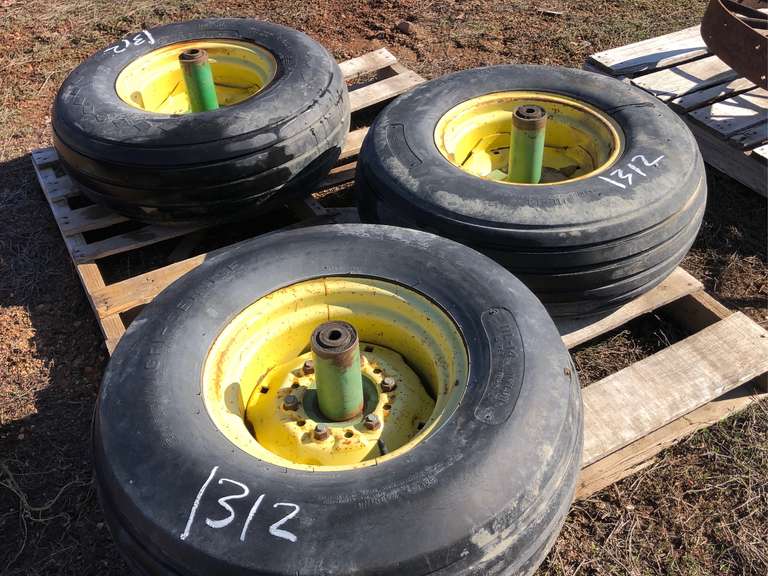 3 - 11L-14 Implement tires - Smith Sales Co. Auctioneers
