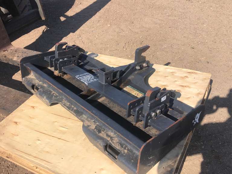 BobCat Quick Attach - Smith Sales Co. Auctioneers