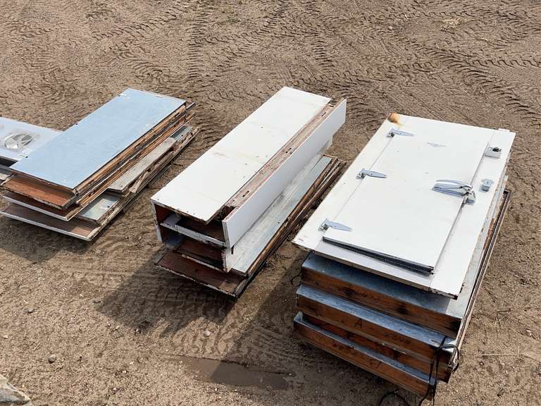 Nor-Lake Walk-In Freezer - Smith Sales Co. Auctioneers