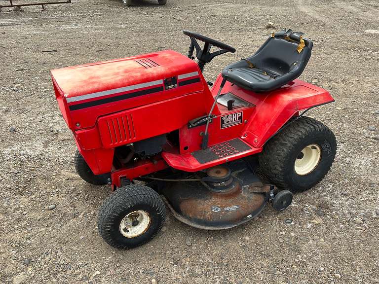 MTD Riding Mower - Smith Sales Co. Auctioneers
