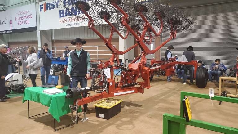 Valley View FFA 10 Wheel Hay Rake with Baler Connection ...