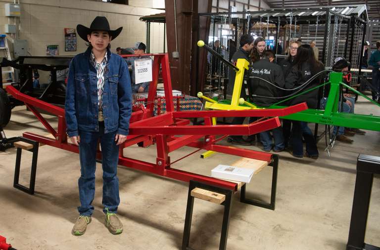 Midway FFA 2 Round Bale Mechanical Hay Dump - StockShowAuctions.com