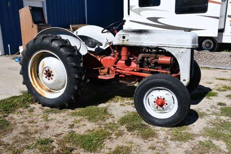 Ford 8N Tractor - Stanton's Auctioneers & Realtors