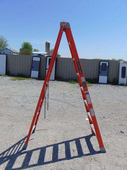 8" Louisville Step Ladder - Bright Star Real Estate Services
