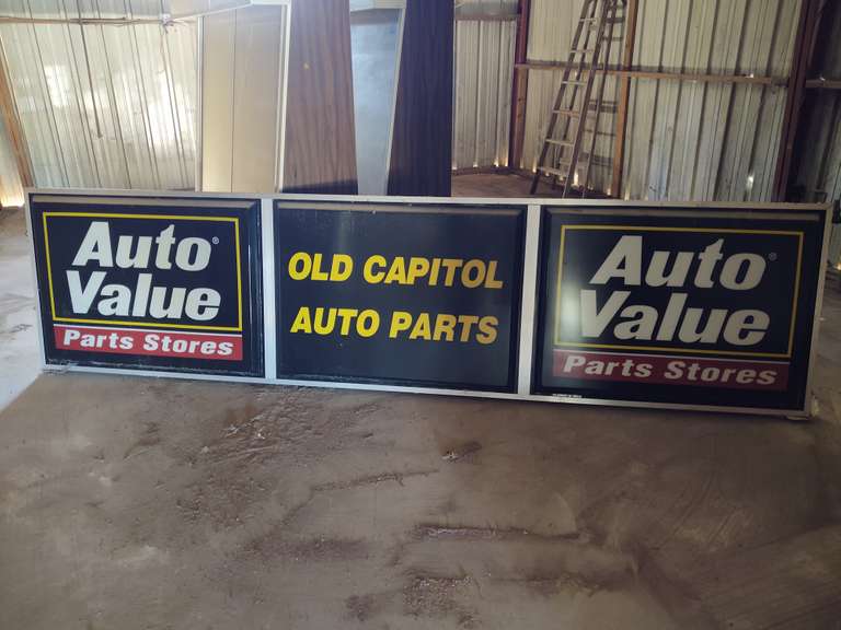 Large Old Capitol Auto Parts Sign - South Auction