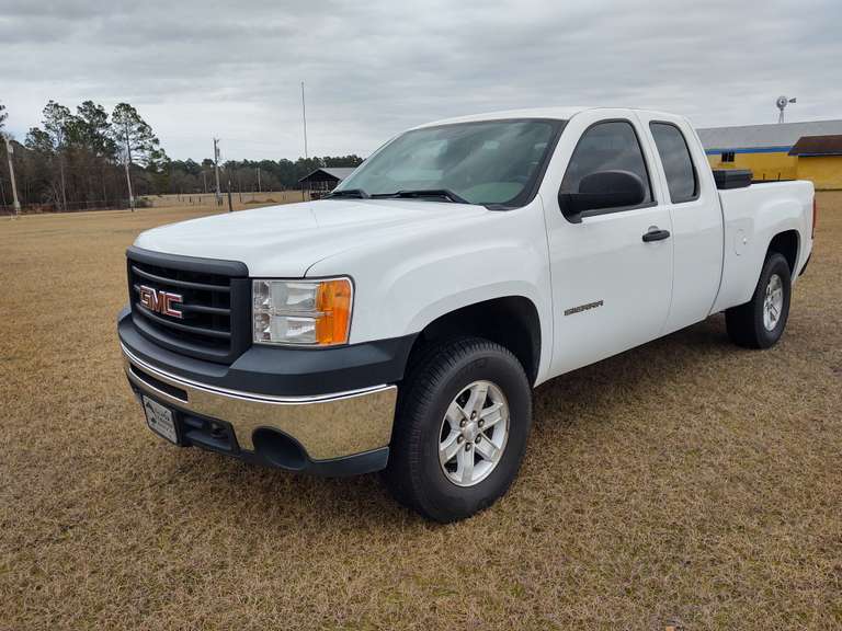2013 GMC Sierra WT - South Auction