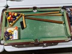 Small Scale "Minnesota Fats" pool table - South Auction