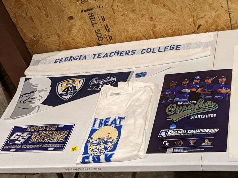 Large lot of various Georgia Southern Memoribilia - South Auction