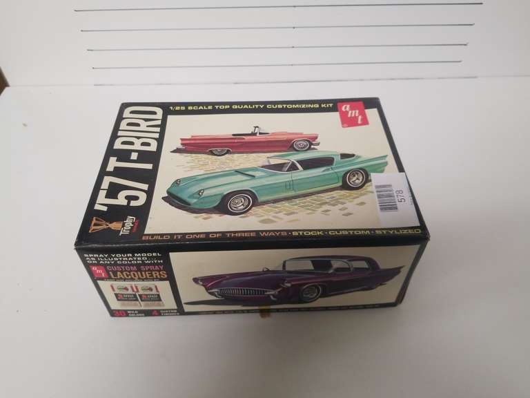 1957 T-bird model car kit - Trice Auctions