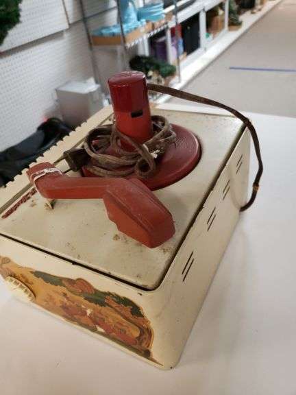 Vintage RCA Victor Alice In Wonderland Record Player - Trice Auctions