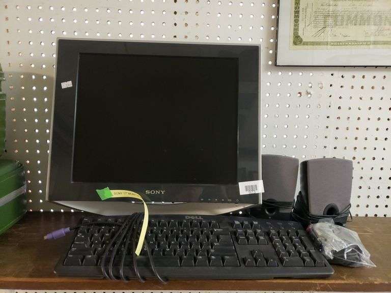 17" Sony Computer Monitor, Dell PS2 Keyboard, & Harman/Kardon Speakers ...