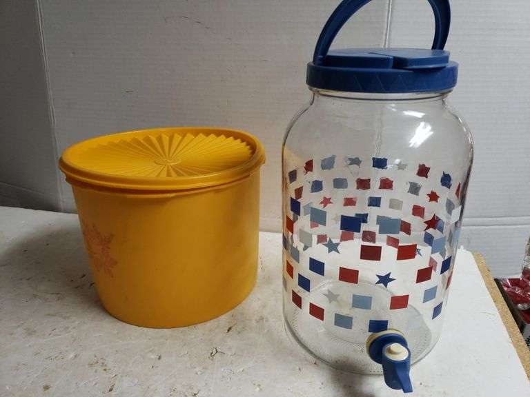 Tupperware Container & Sun Tea Glass Dispenser - Trice Auctions